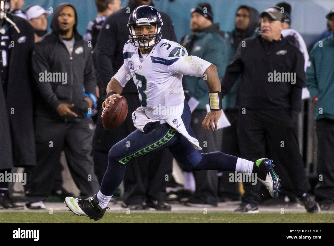 December 7, 2014: Seattle Seahawks quarterback Russell Wilson (3) runs ...