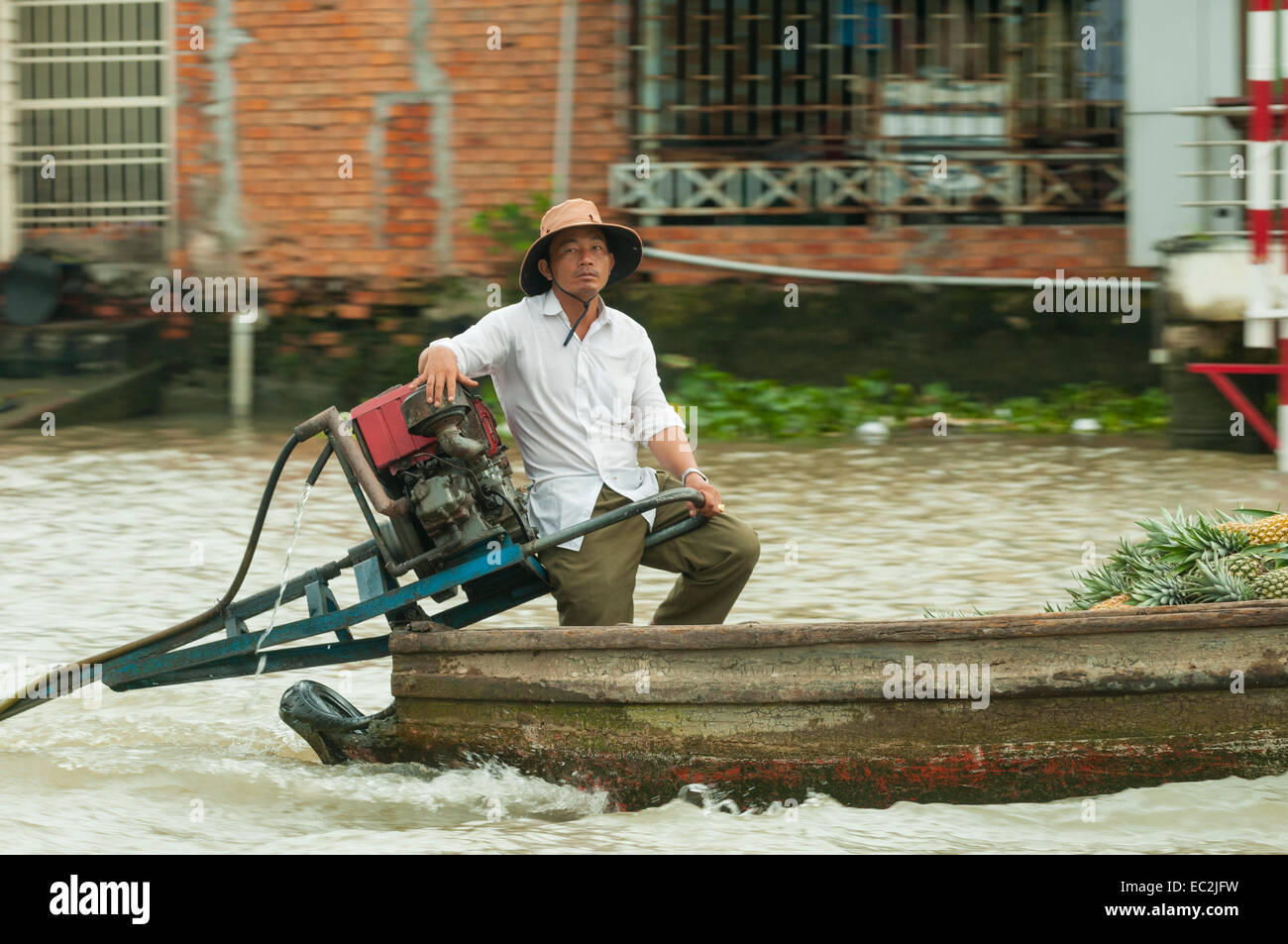 Mekong River Boatman, Can Tho, Vietnam Stock Photo - Alamy