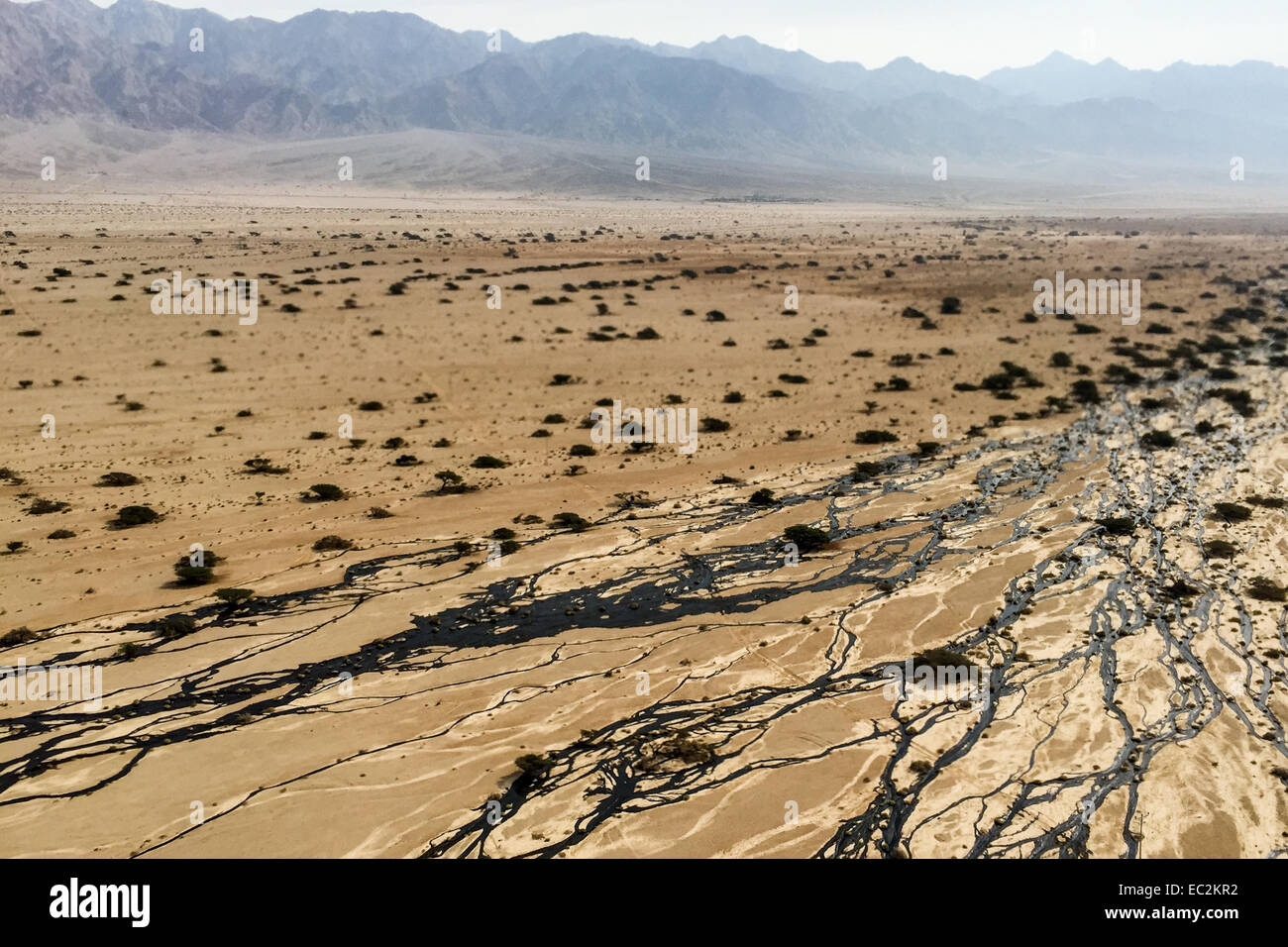 Oil spill aerial desert hi-res stock photography and images - Alamy