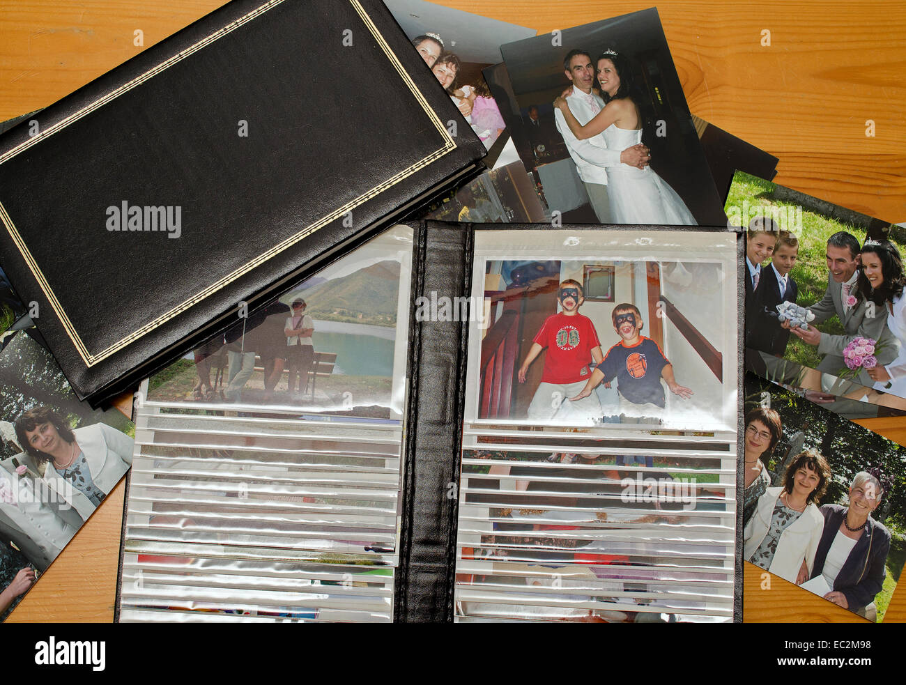 Photos photographs albums hi-res stock photography and images - Alamy