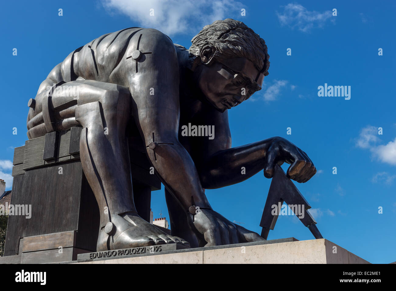 Newton sculpture british library hi-res stock photography and images ...