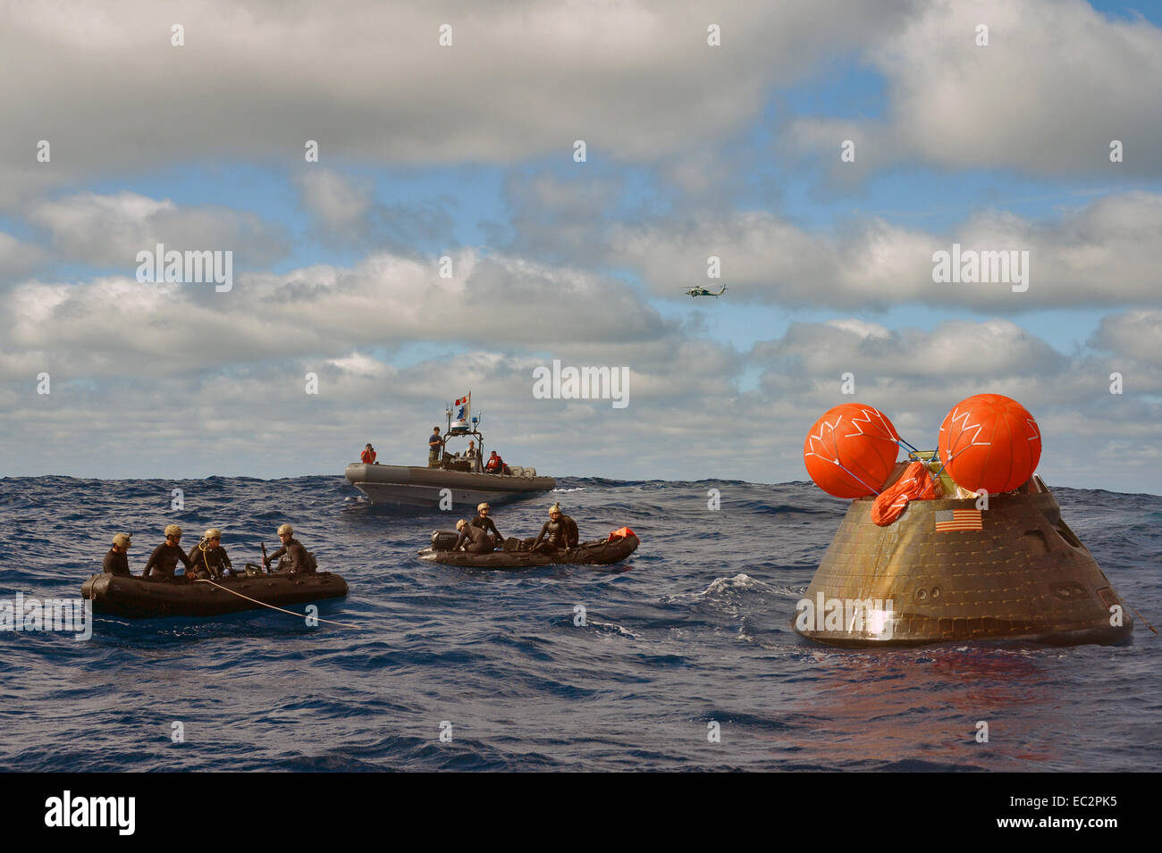 Tow line hi-res stock photography and images - Alamy