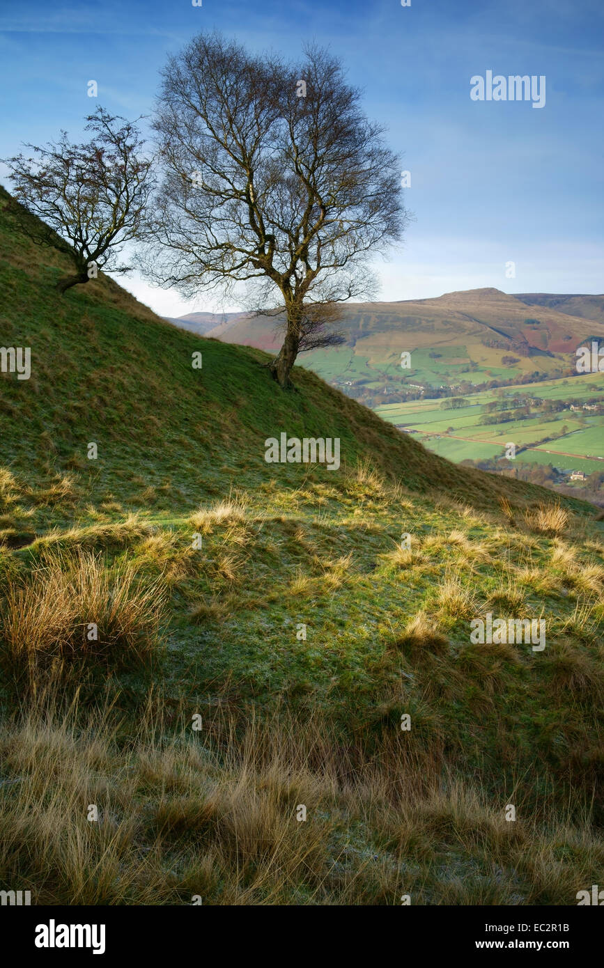 UK,Derbyshire,Peak District,Back Tor Nook overlooking Vale of Edale ...