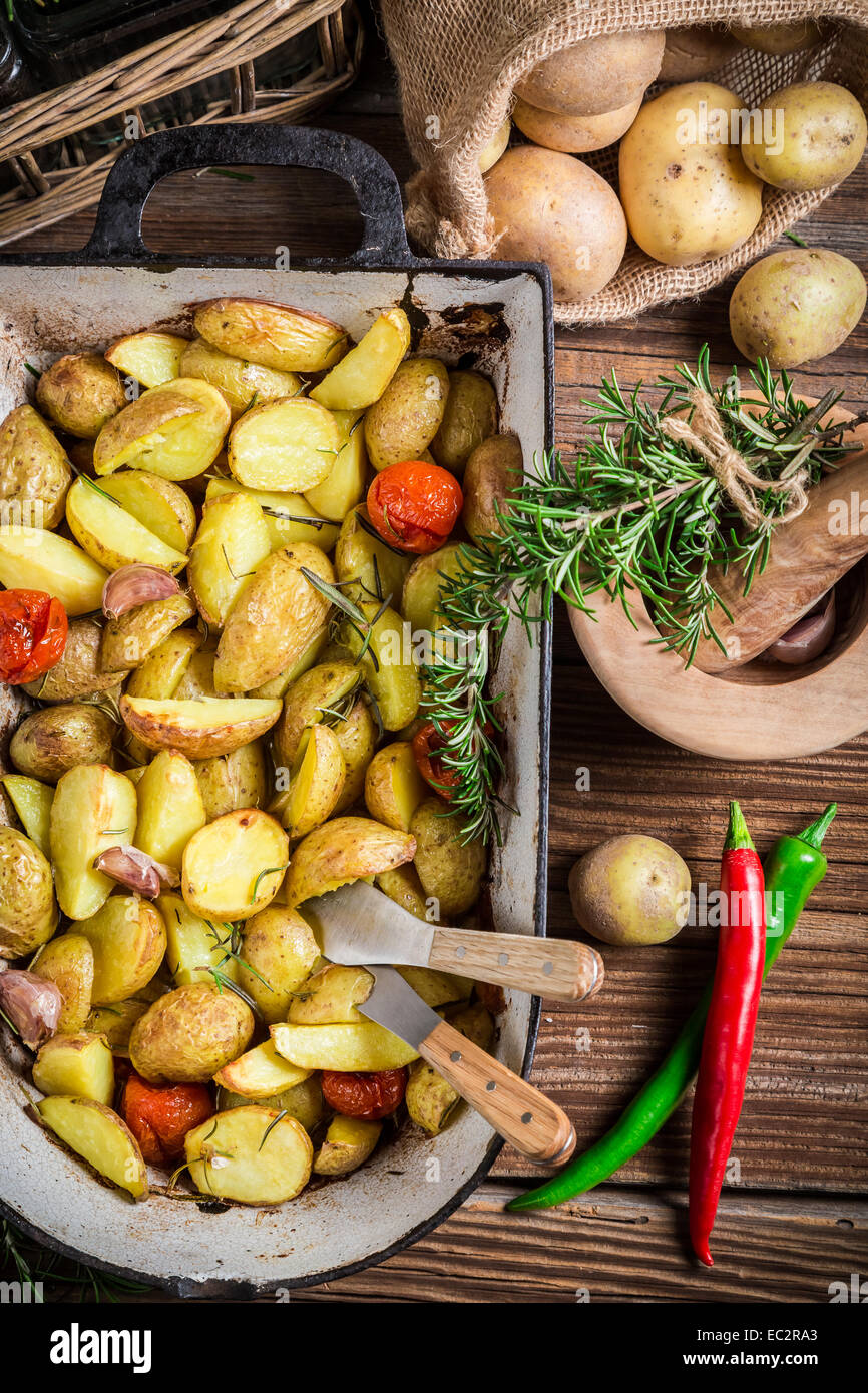 Roasted potatoes rosemary pepper hi-res stock photography and images ...