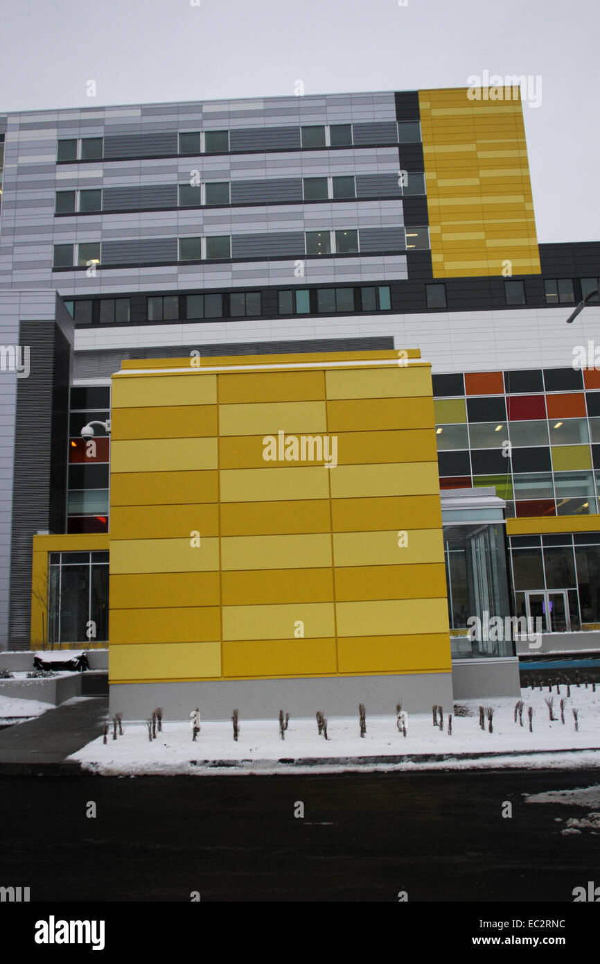 The mcgill university health centre hi-res stock photography and images - Alamy
