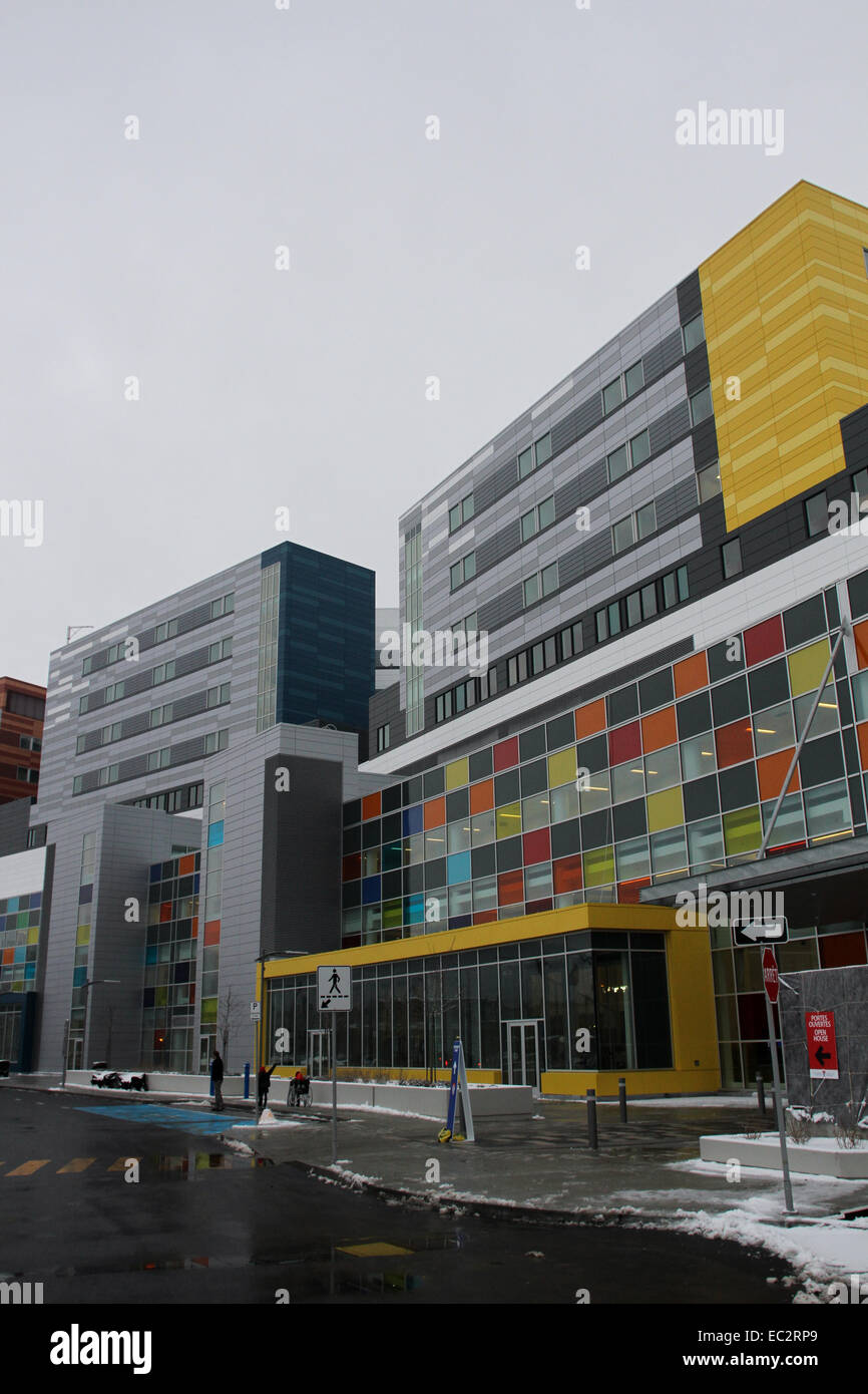 The mcgill university health centre hi-res stock photography and images ...