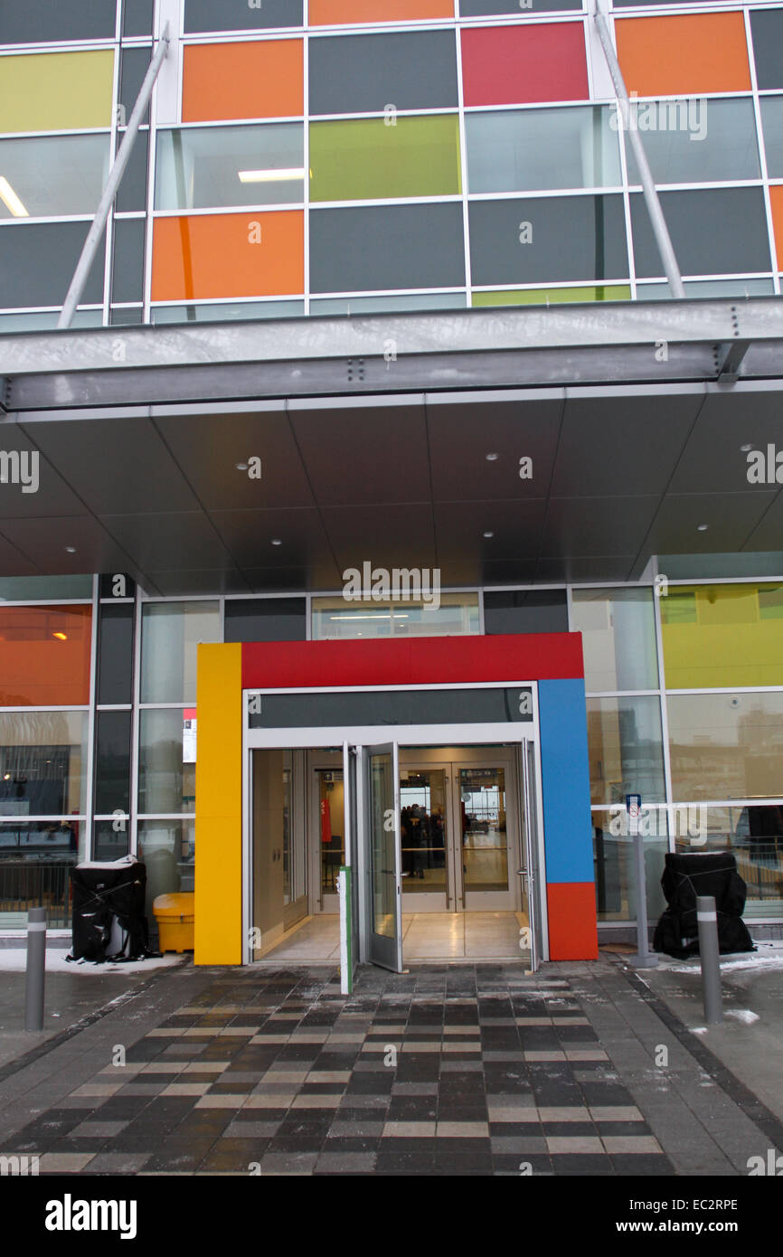 The mcgill university health centre hi-res stock photography and images - Alamy