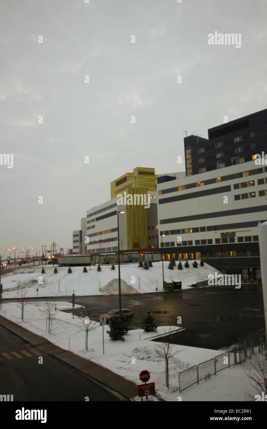 The mcgill university health centre hi-res stock photography and images - Alamy