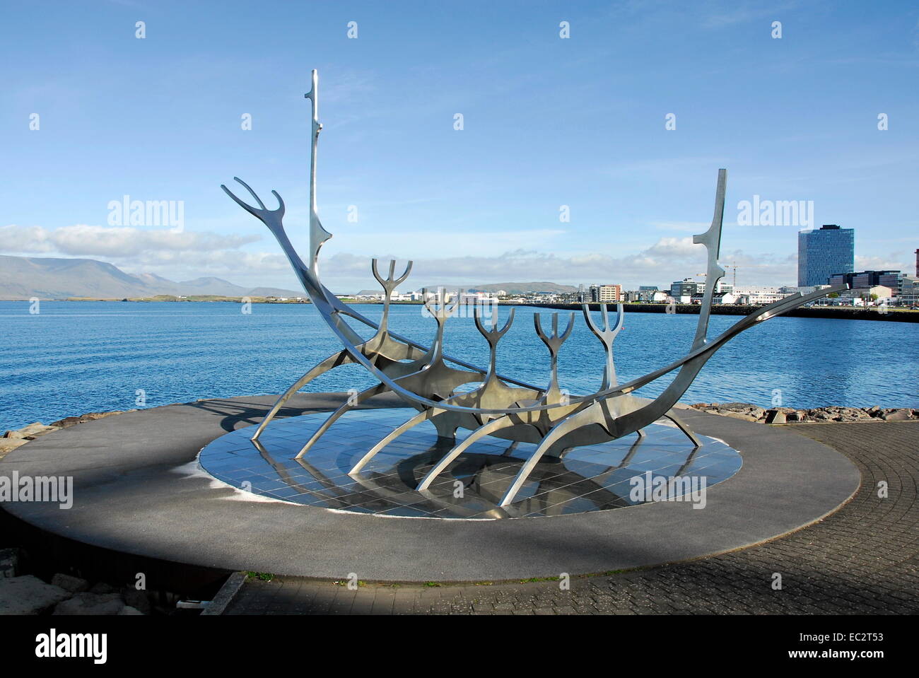 Sun Voyager sculpture in Reykjavik, Iceland Stock Photo - Alamy