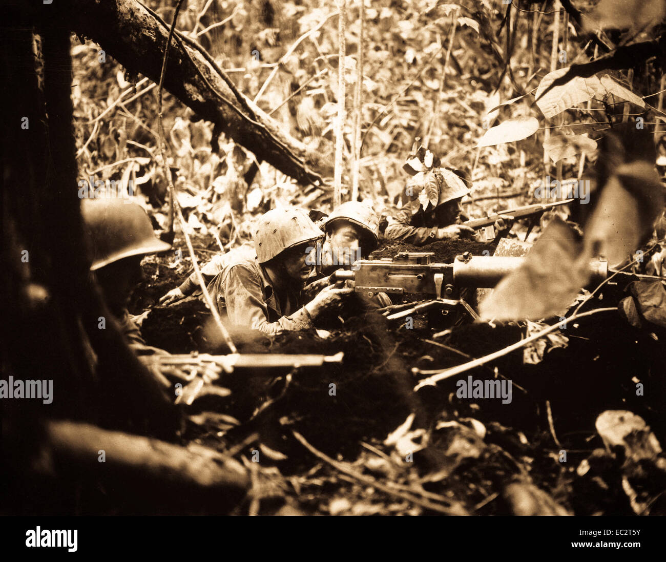 Jungle war hi-res stock photography and images - Alamy
