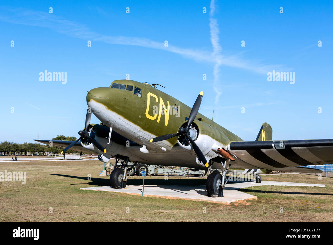 Dakota aircraft hi-res stock photography and images - Alamy