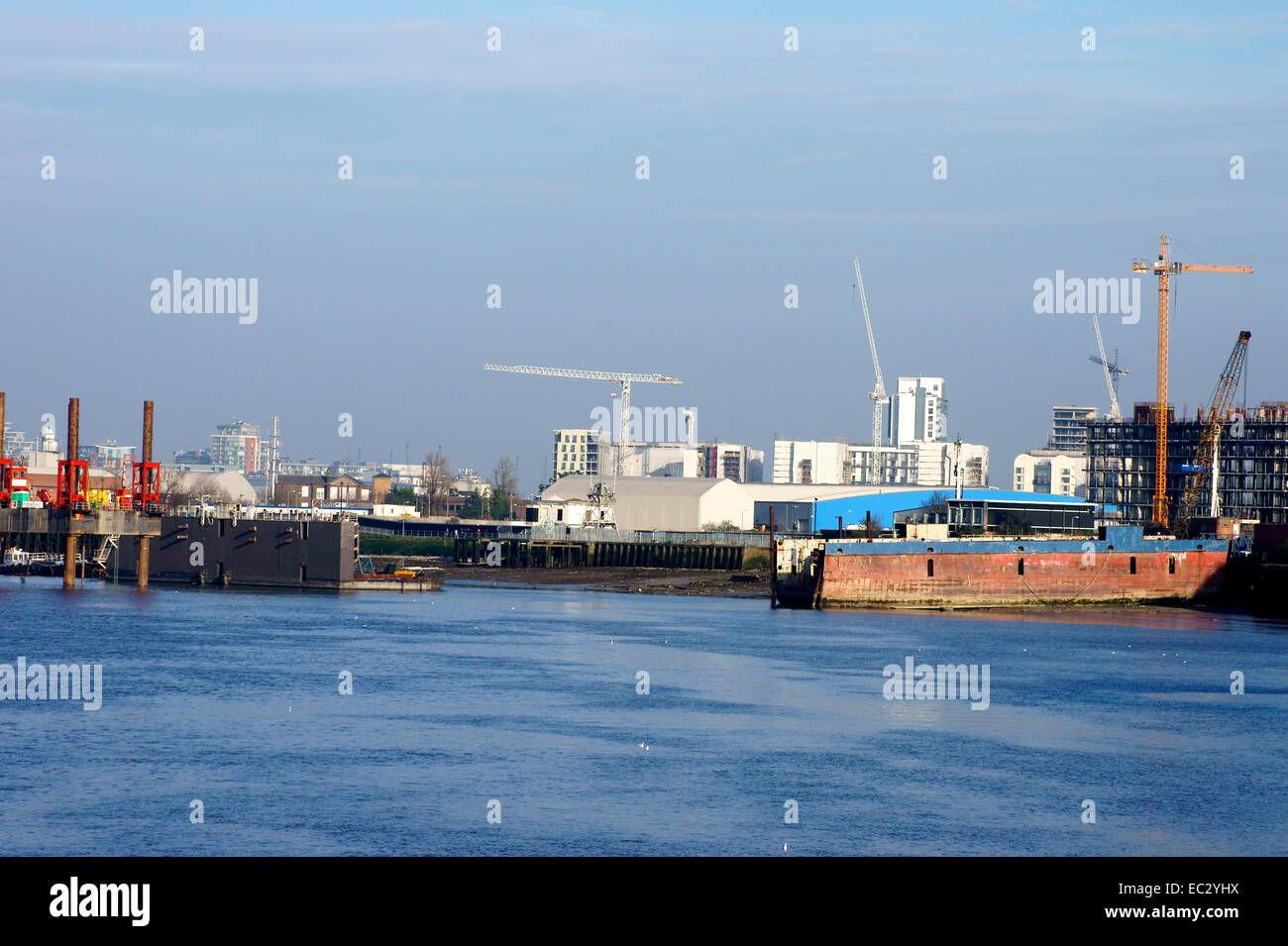 Industrial port thames hi-res stock photography and images - Alamy