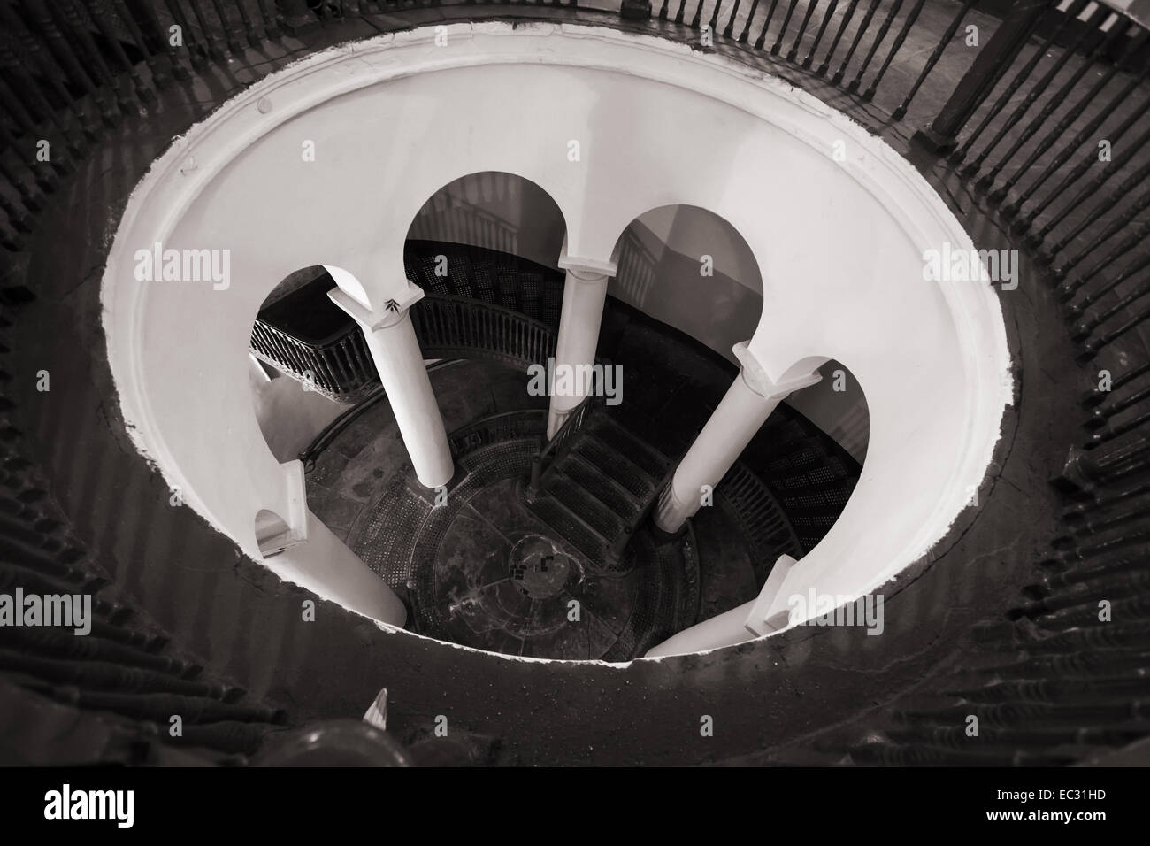 Rotunda columns black white hi-res stock photography and images - Alamy