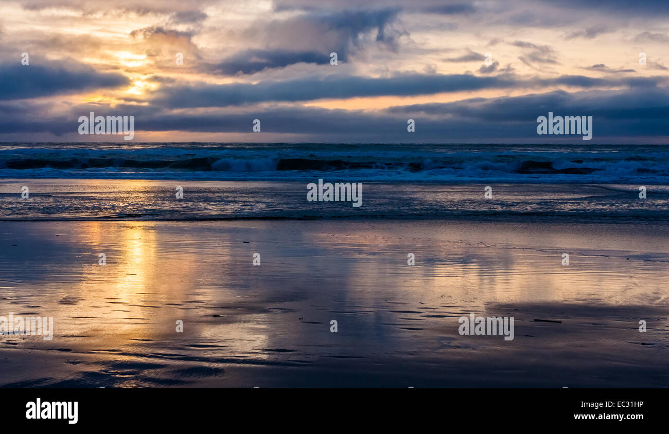 Sunset at Ocean Beach in San Francisco, California Stock Photo - Alamy
