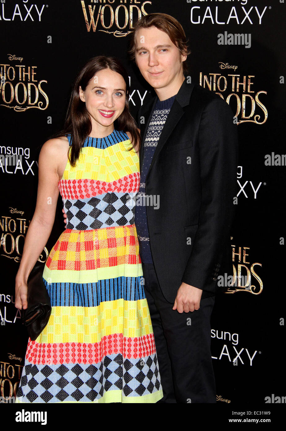 Zoe kazan paul dano attend hi-res stock photography and images - Alamy