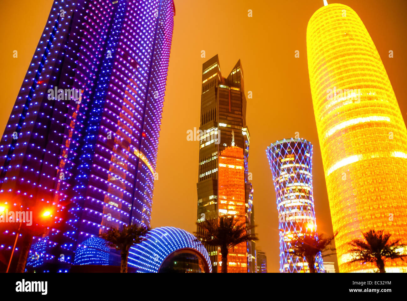 Doha buildings hi-res stock photography and images - Alamy