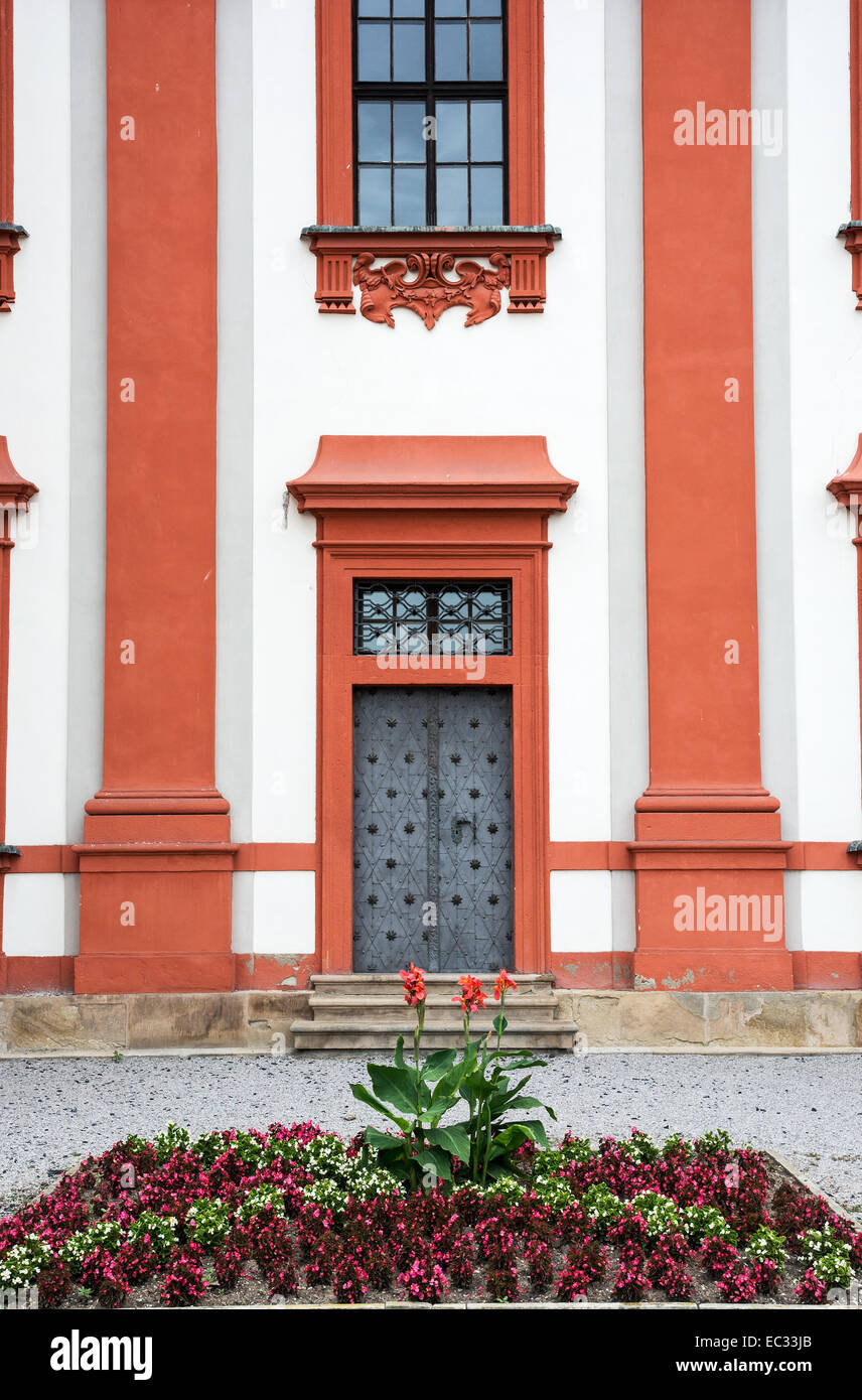 Troja castle wall architecture old hi-res stock photography and images ...