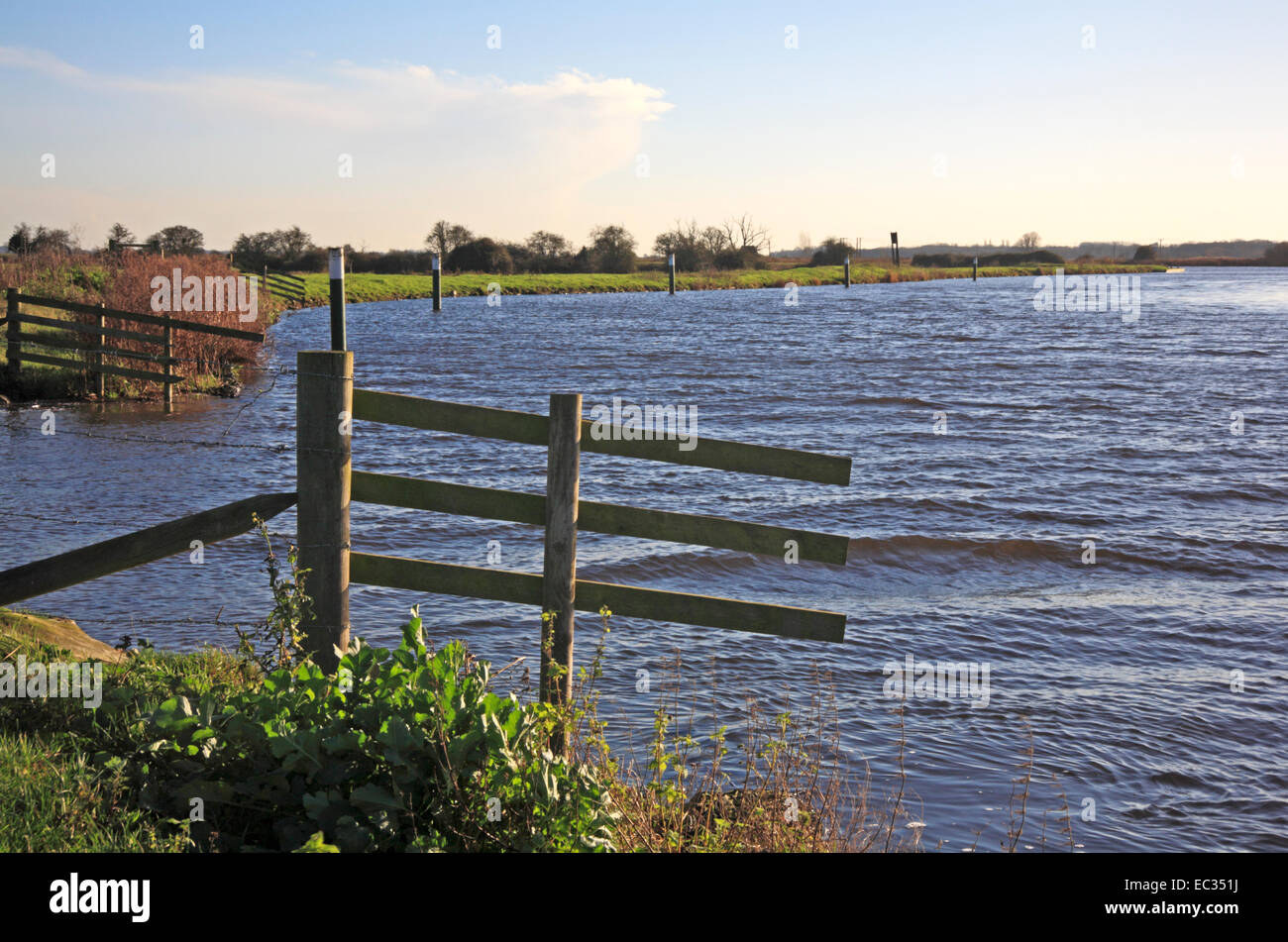 A view of the River Bure on the Norfolk Broads near Horning, Norfolk ...