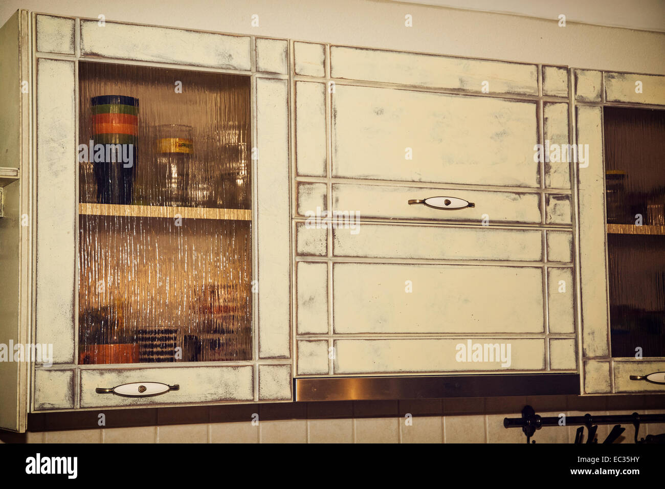 Kitchen retro cabinets hi-res stock photography and images - Alamy