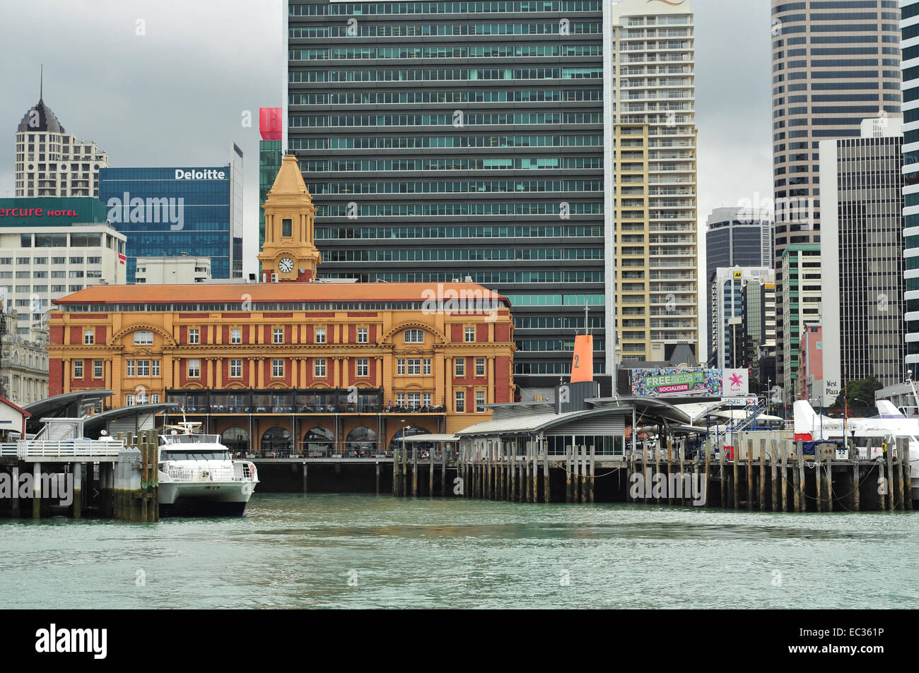 Ferry building and terminal, Auckland CBD Stock Photo - Alamy