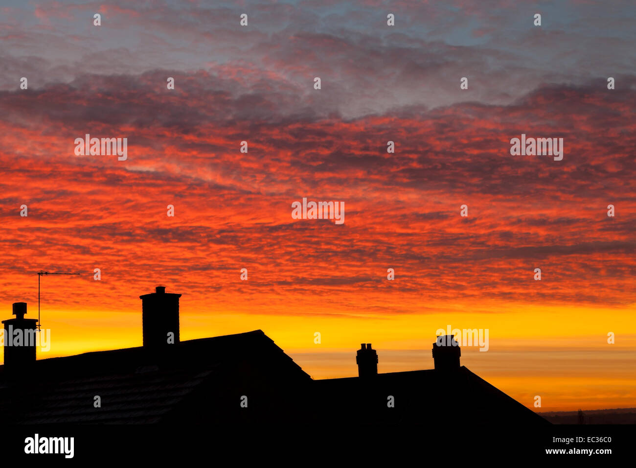 Rooftops uk silhouette hi-res stock photography and images - Alamy