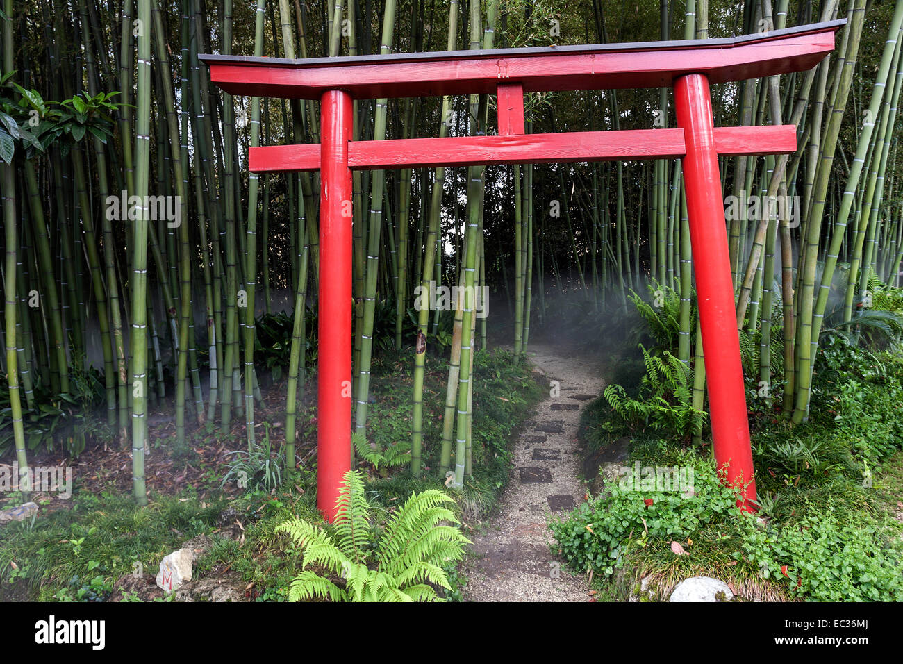 Bamboo gate hi-res stock photography and images - Alamy