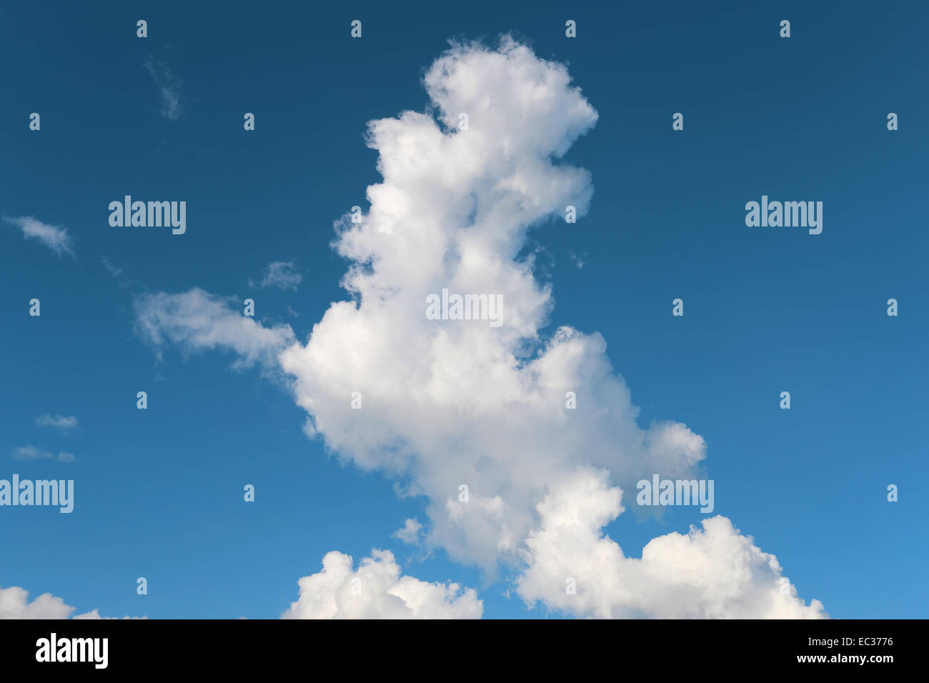 Beautiful shape cloud hi-res stock photography and images - Alamy