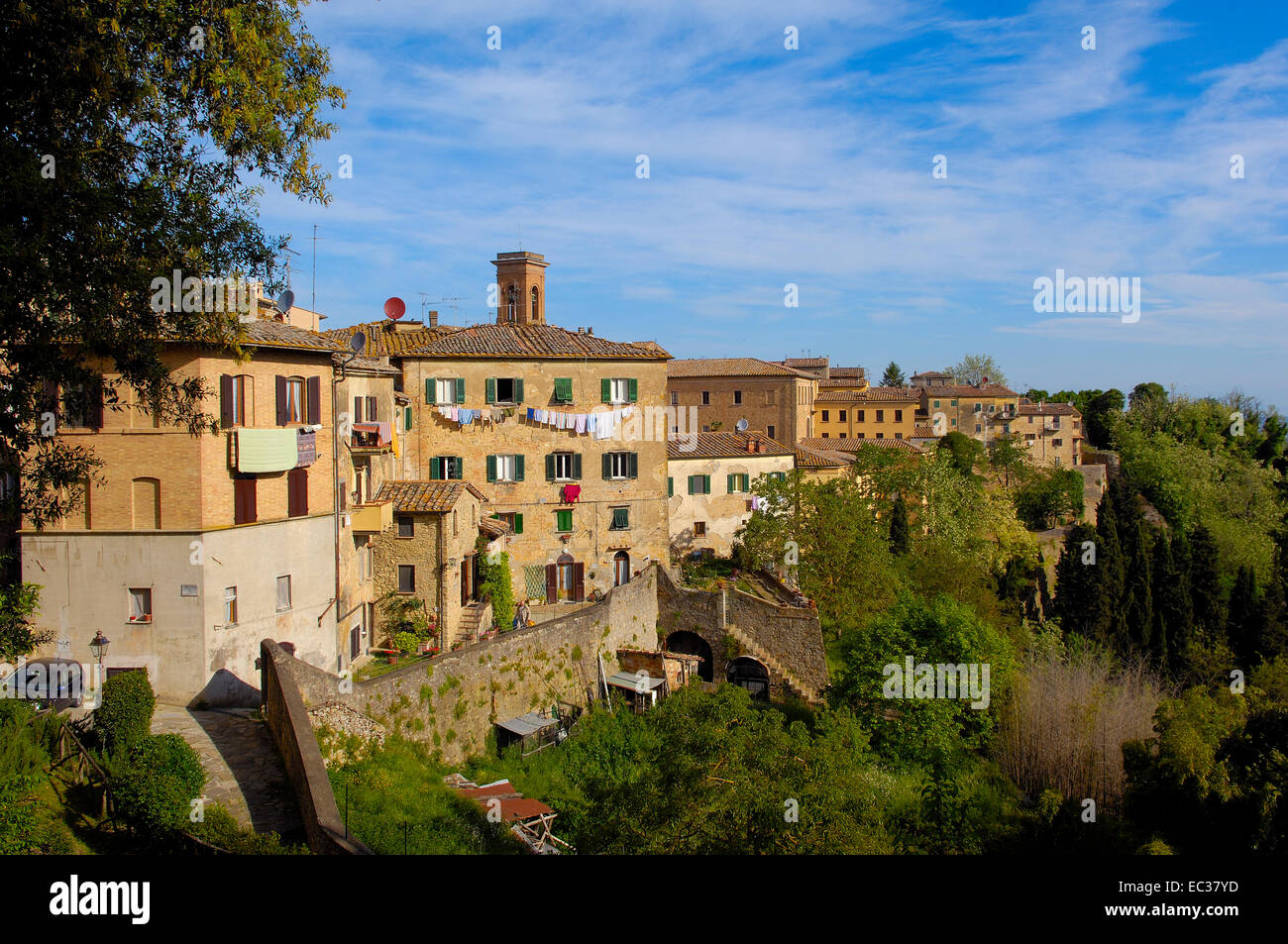 Volterra houses hi-res stock photography and images - Alamy