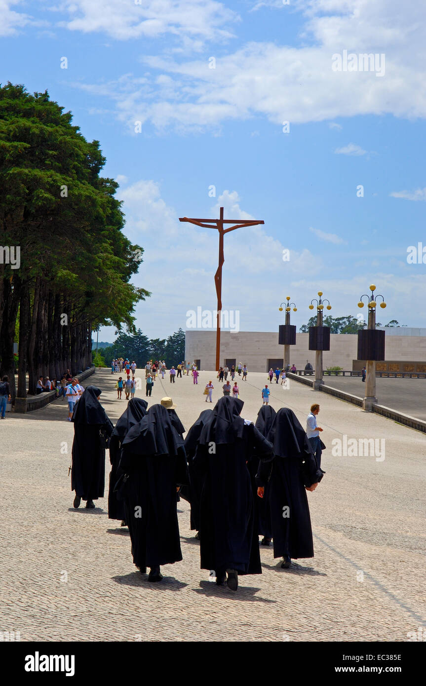 Nuns at the Sanctuary of Our Lady of Fatima, Fatima, Estremadura ...