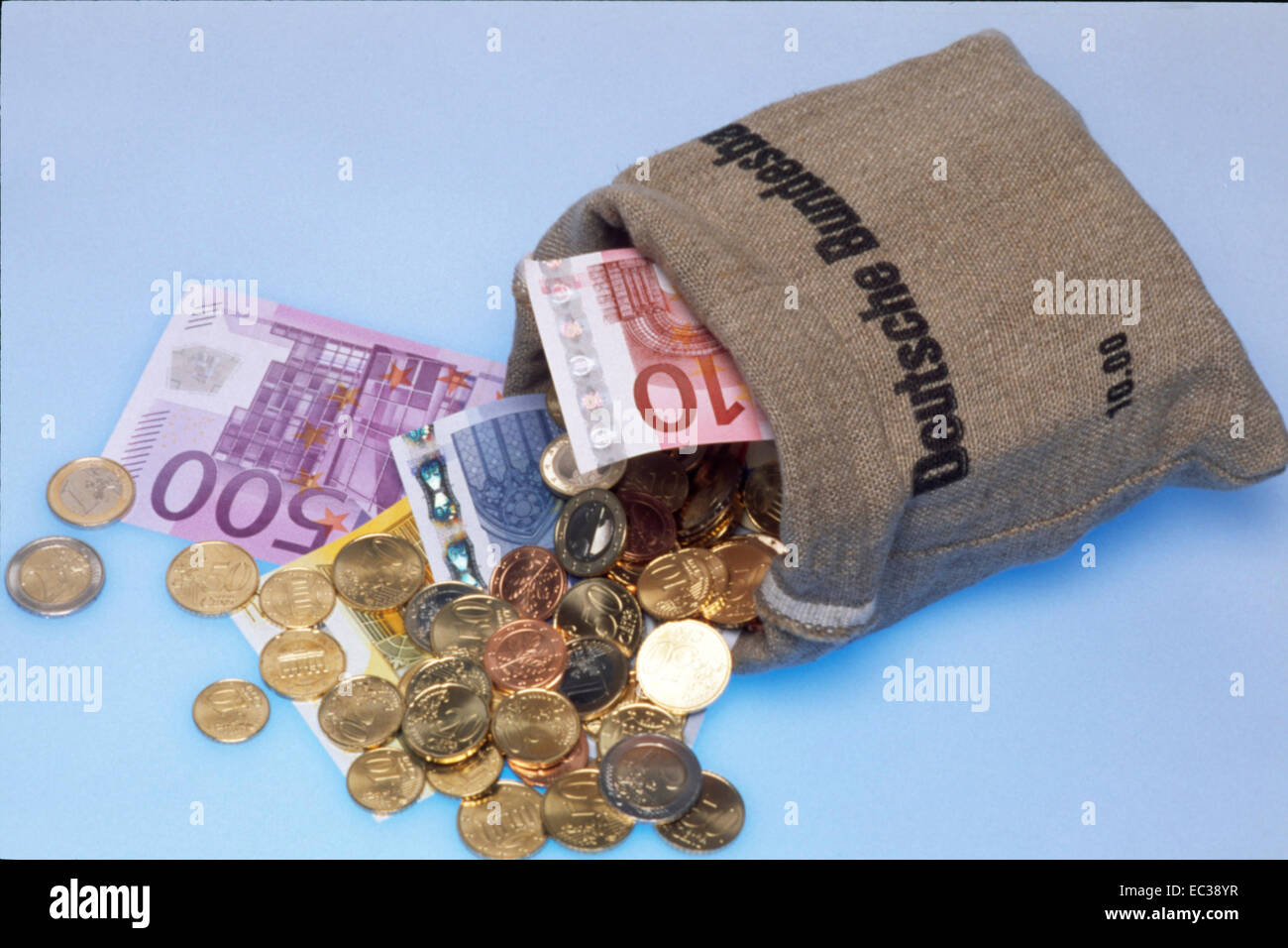 Moneybag with coins hi-res stock photography and images - Alamy