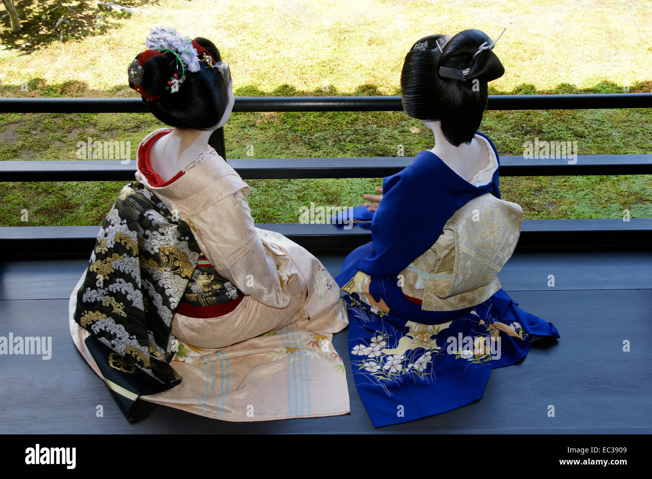 Geisha girls hi-res stock photography and images - Alamy
