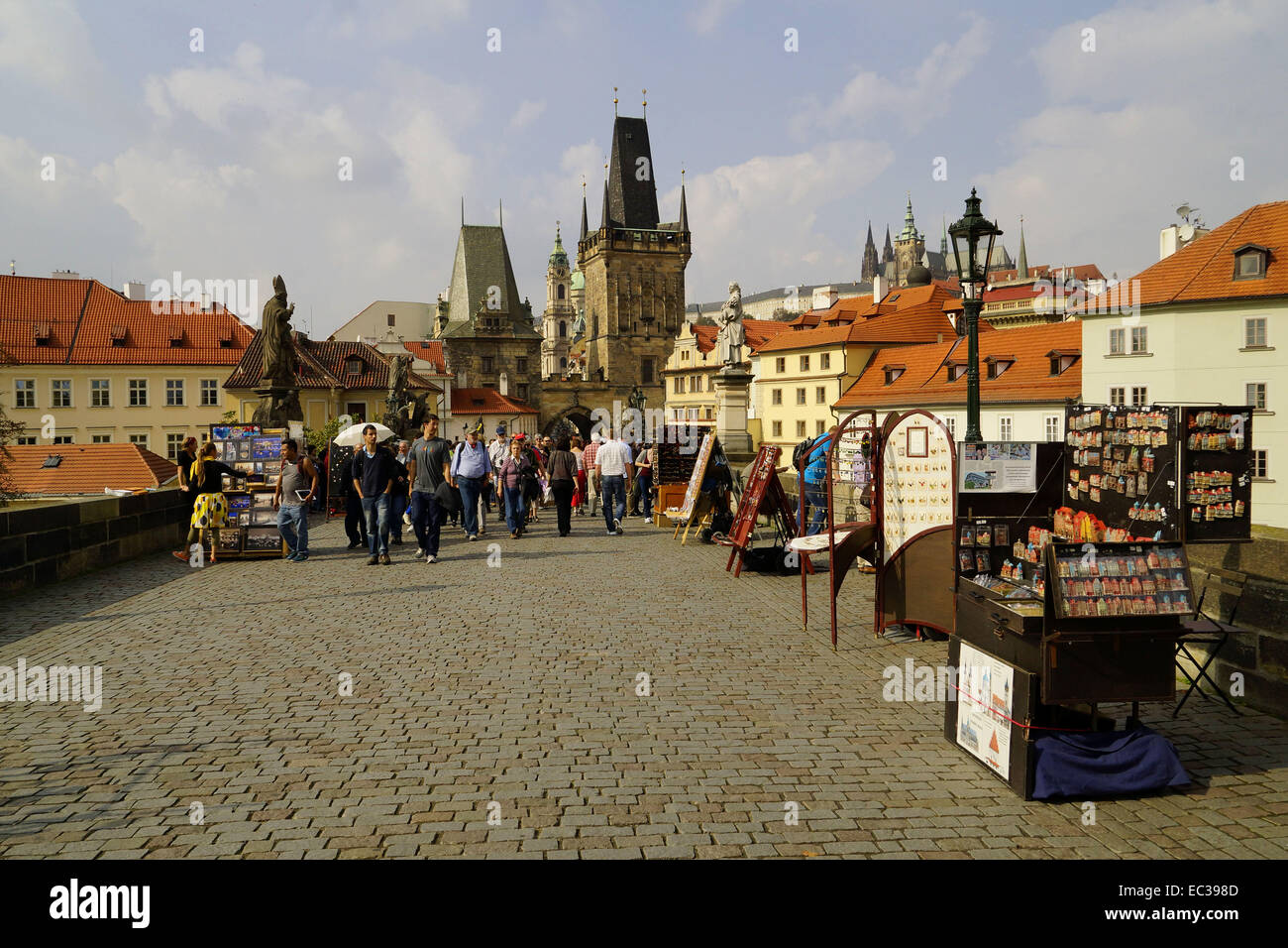 Karlsbrücke in Prag Stock Photo - Alamy