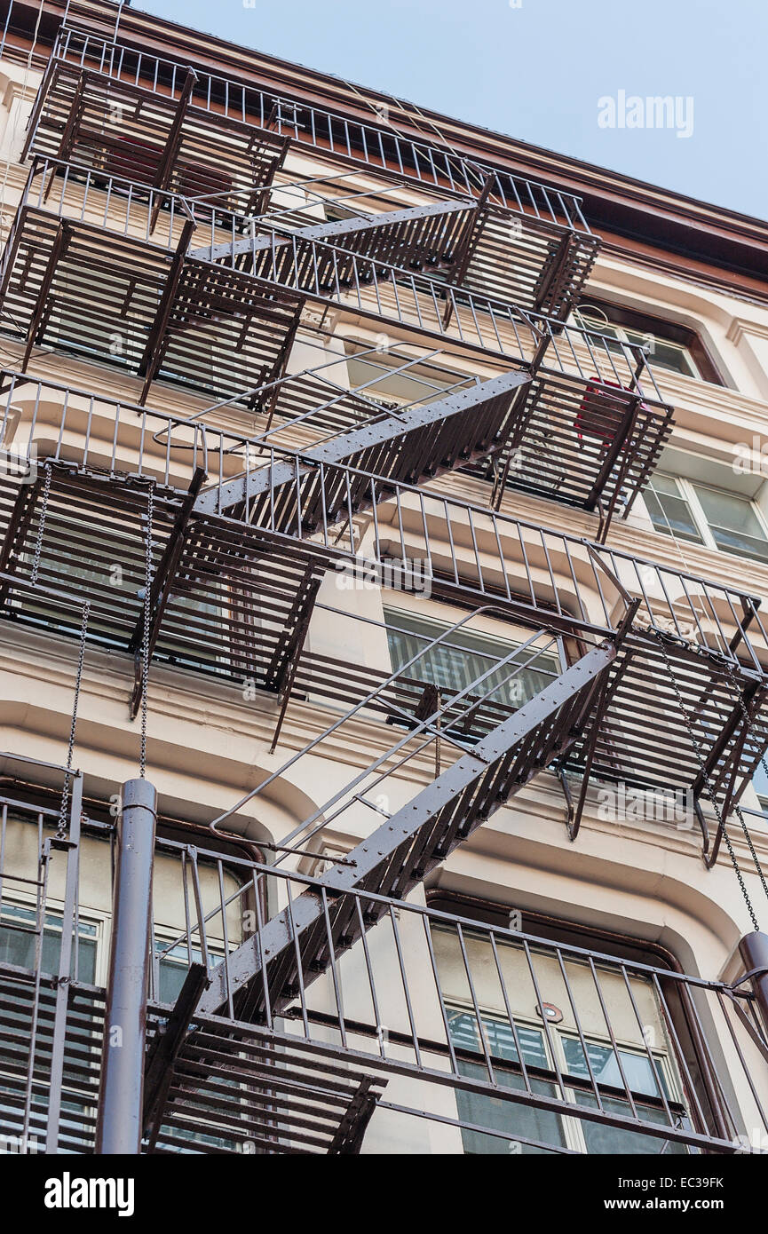 External fire escape staircase hi-res stock photography and images - Alamy