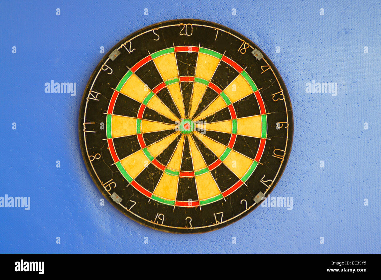 Dart disc hi-res stock photography and images - Alamy