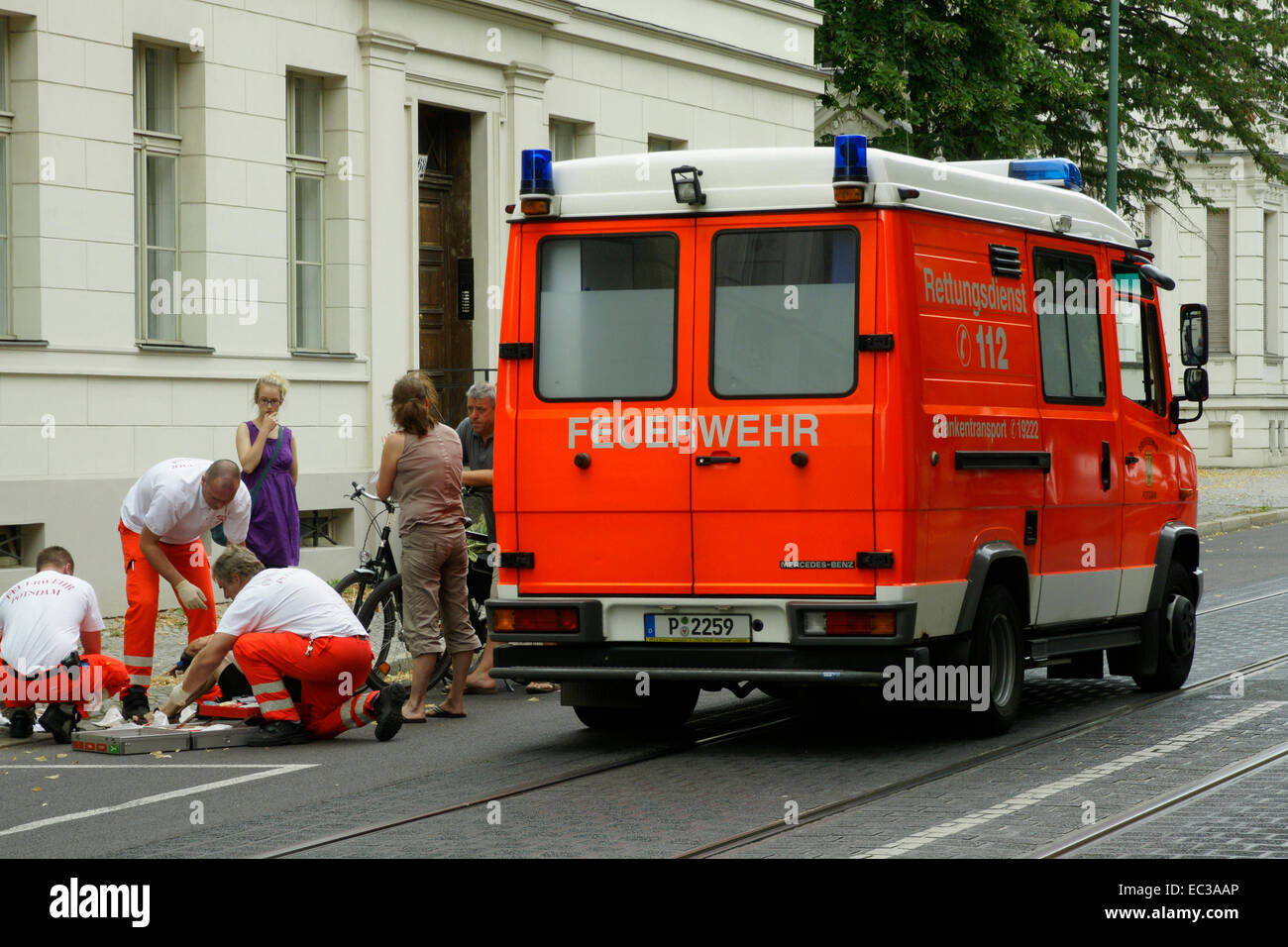ambulance people at work Stock Photo - Alamy