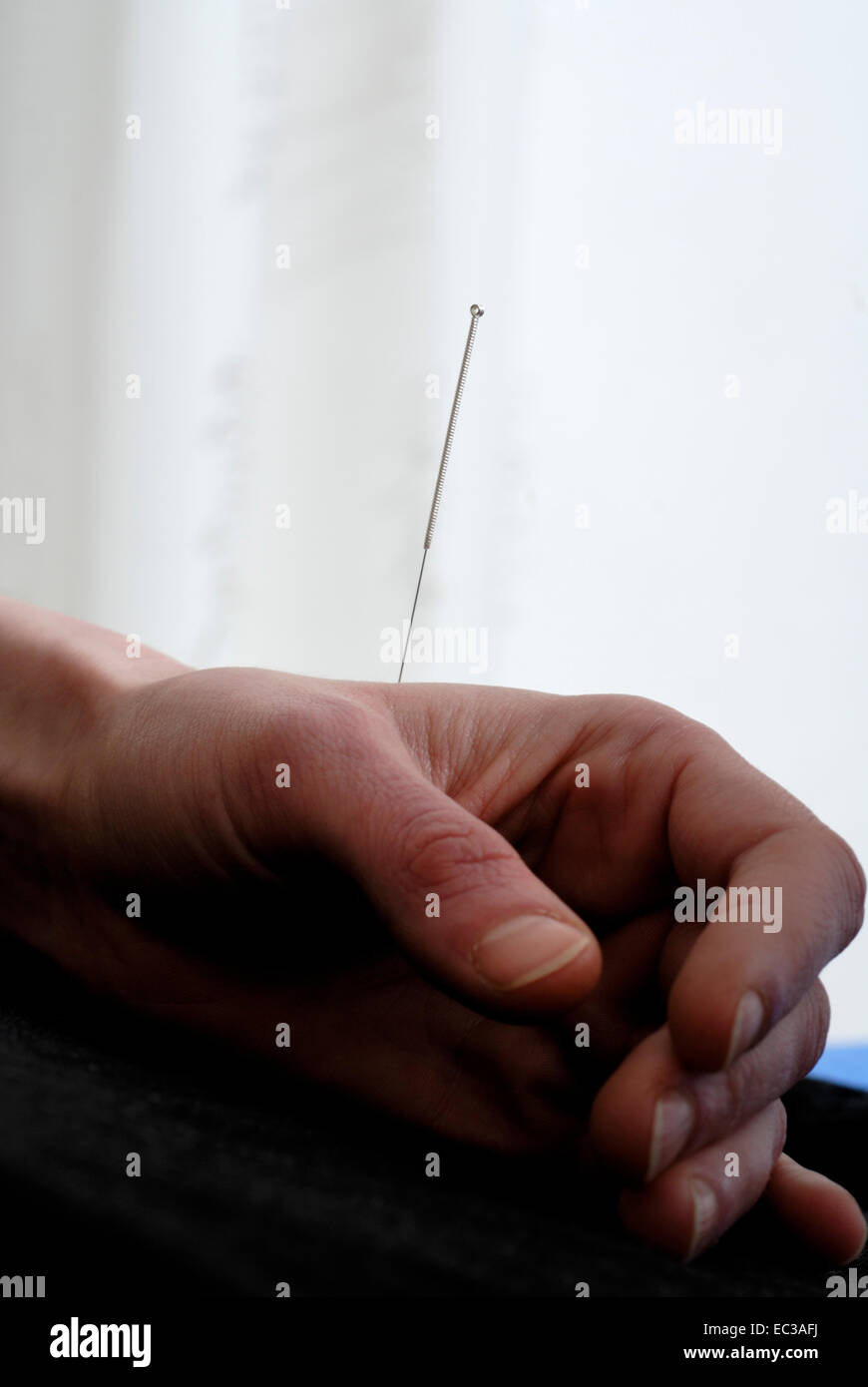 Four needle hi-res stock photography and images - Alamy