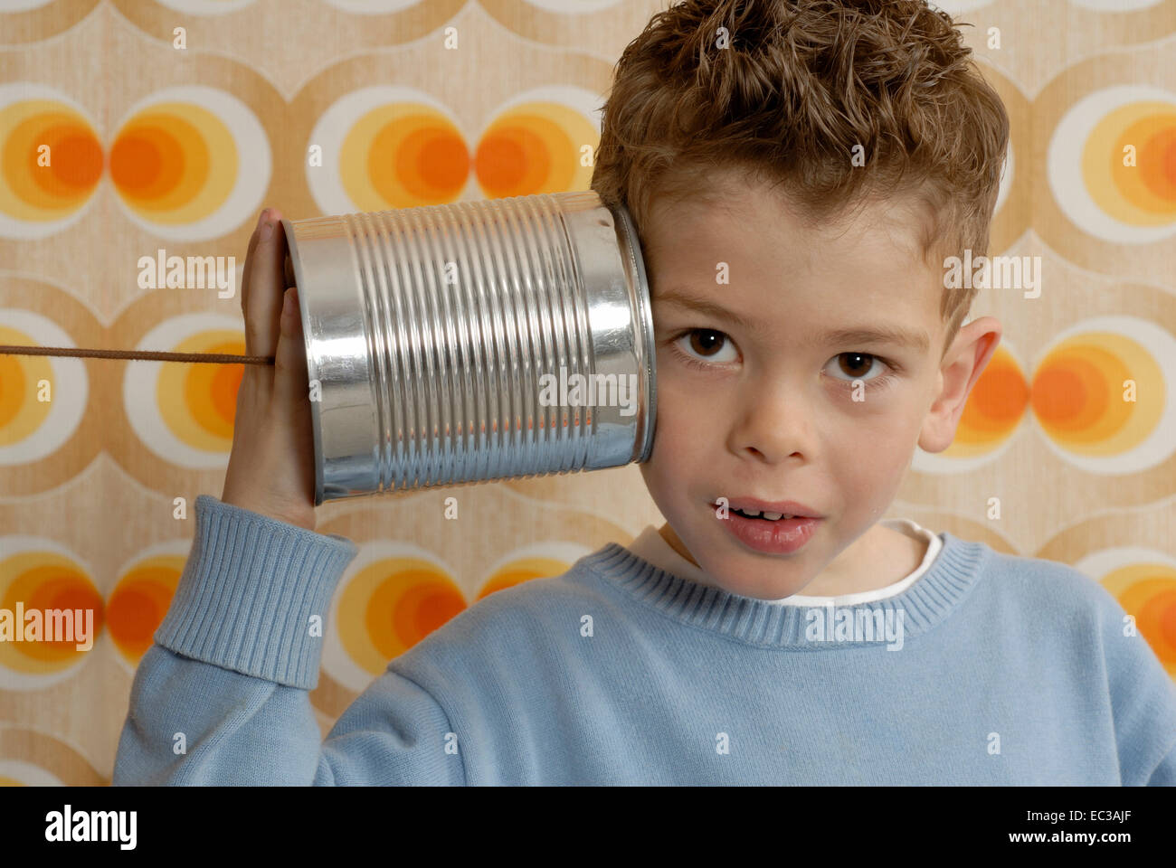 Communication woman cans hi-res stock photography and images - Alamy