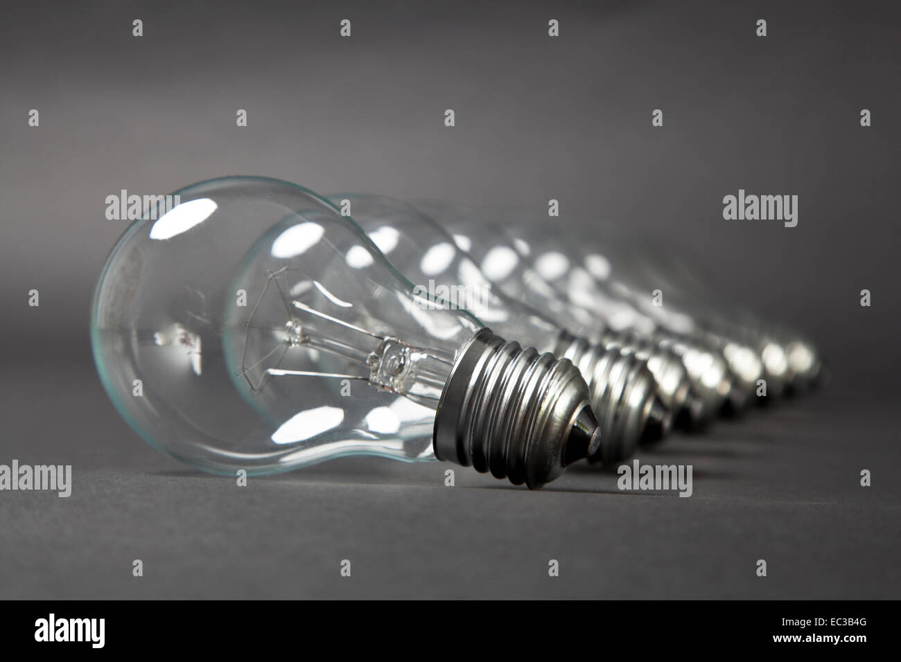 Row of light bulbs hi-res stock photography and images - Alamy