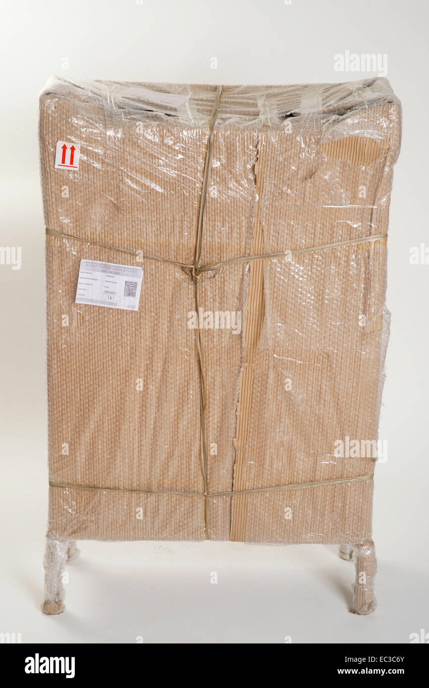 Pack goods hi-res stock photography and images - Alamy