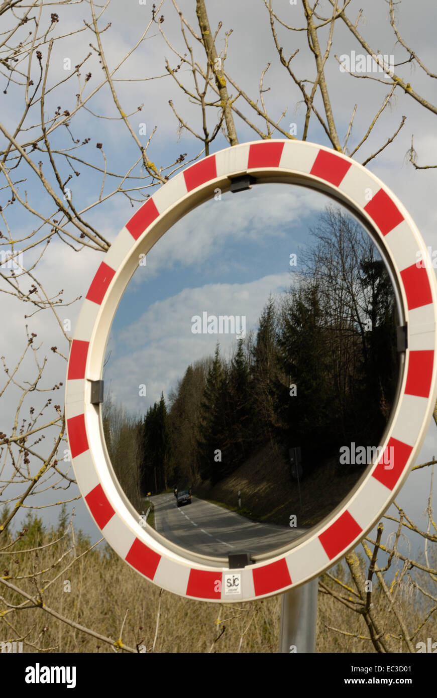 Round traffic mirror hi-res stock photography and images - Alamy