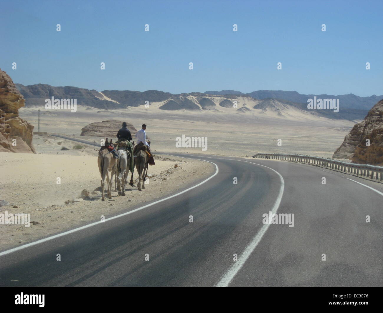 Egypt road hi-res stock photography and images - Alamy
