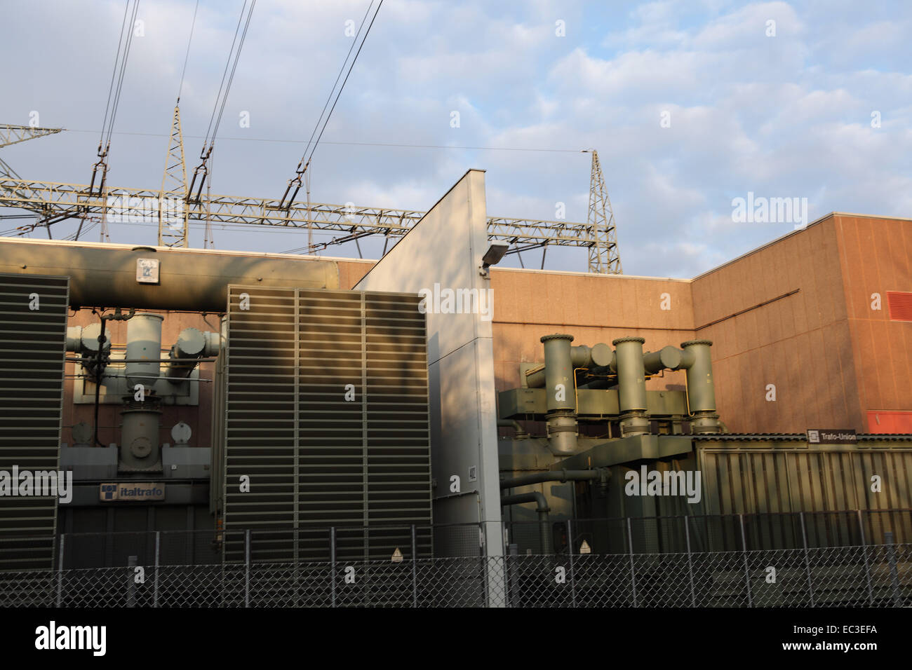 Electrical power transformation hi-res stock photography and images - Alamy