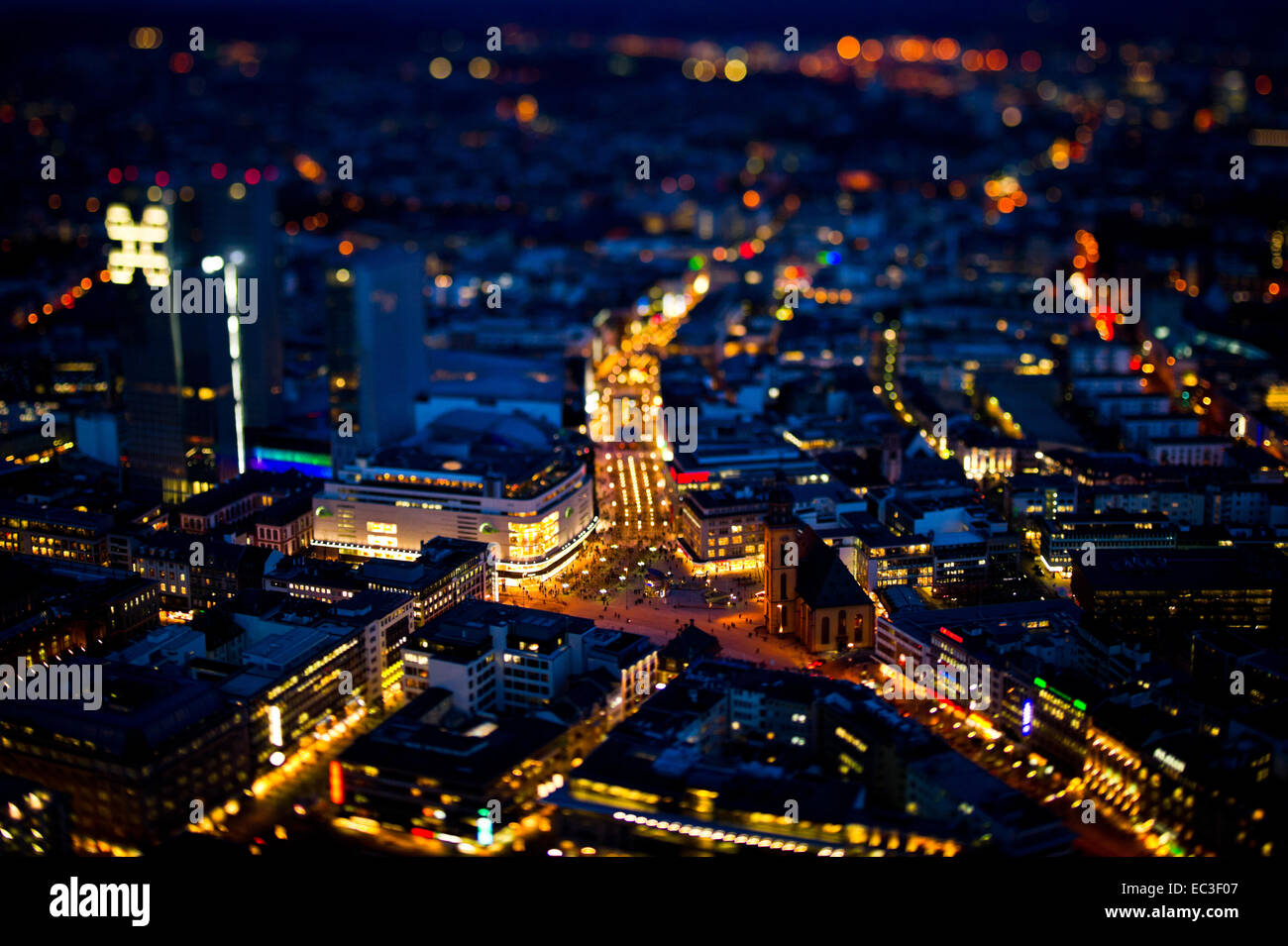 Frankfurt zeil shopping street hi-res stock photography and images - Alamy