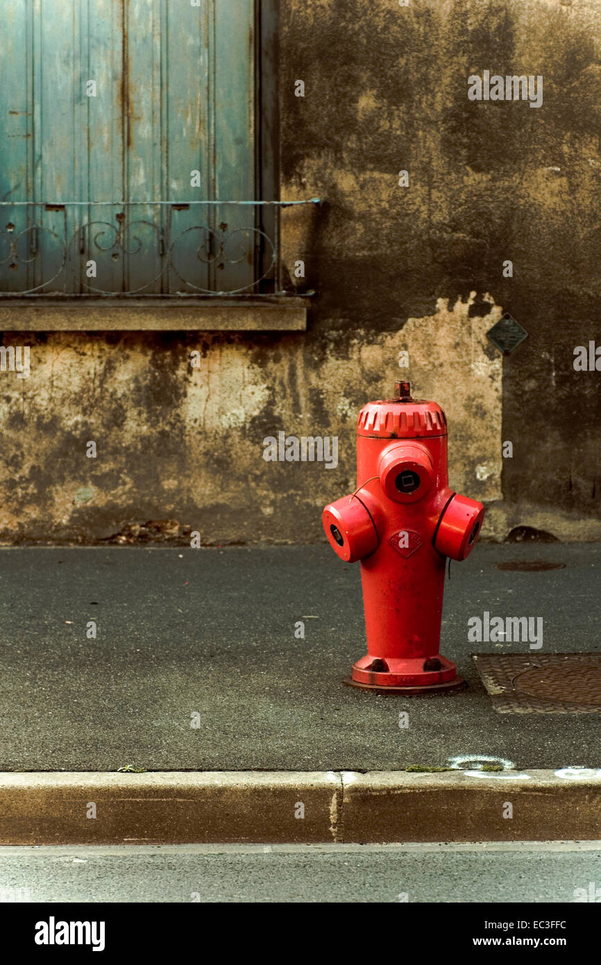 Fire plug hi-res stock photography and images - Alamy