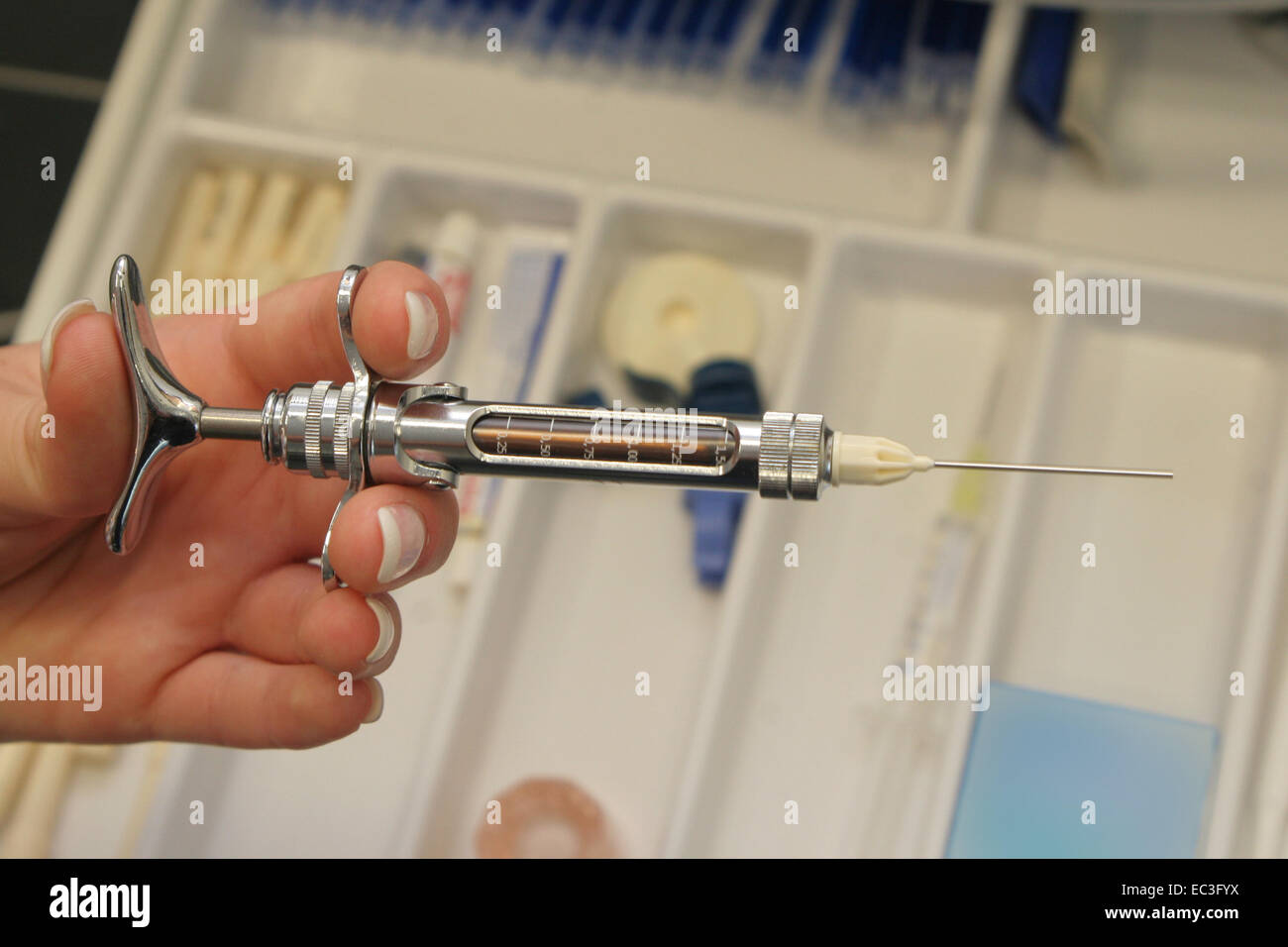 Doctor Preparing Injection Stock Photo - Alamy