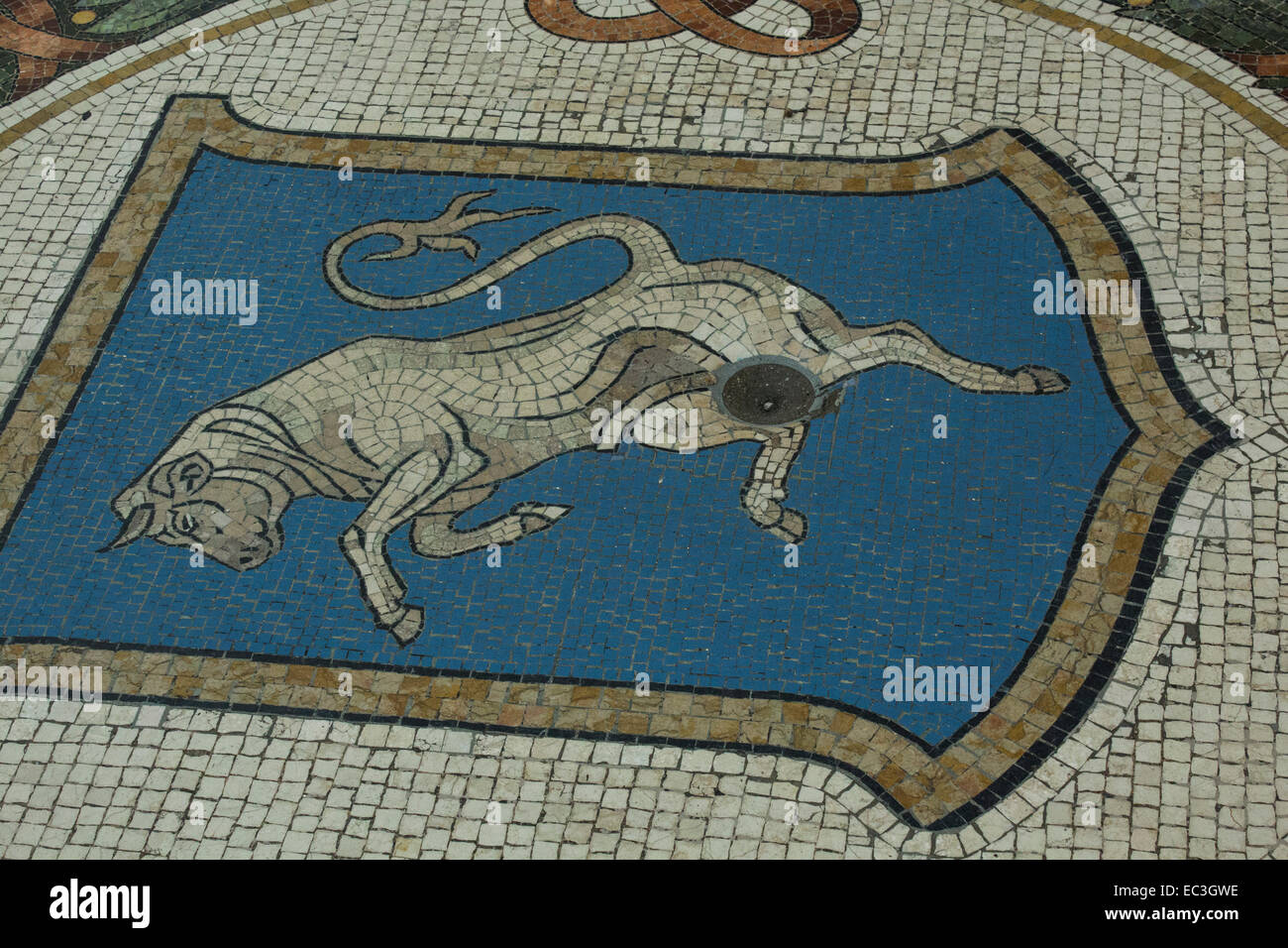 Turin Bull Crest in Milan Galleria Vittorio Emanuele II Stock Photo - Alamy