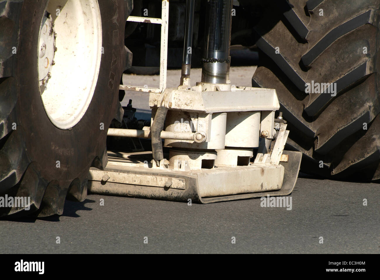 Special Crafts scaling Sound Waves Stock Photo - Alamy