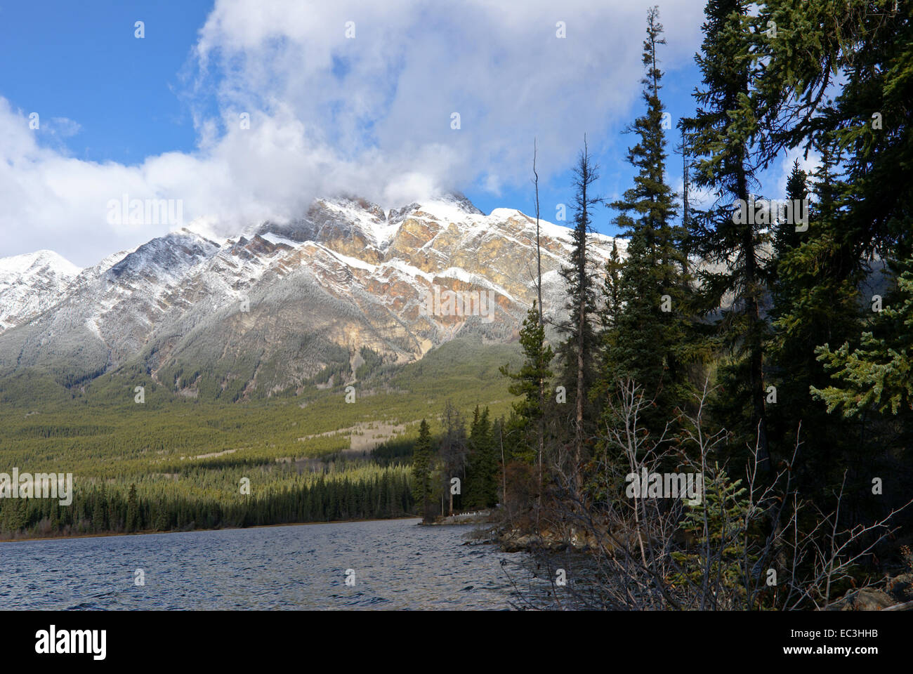 Lake and Mount Pyramid Stock Photo - Alamy