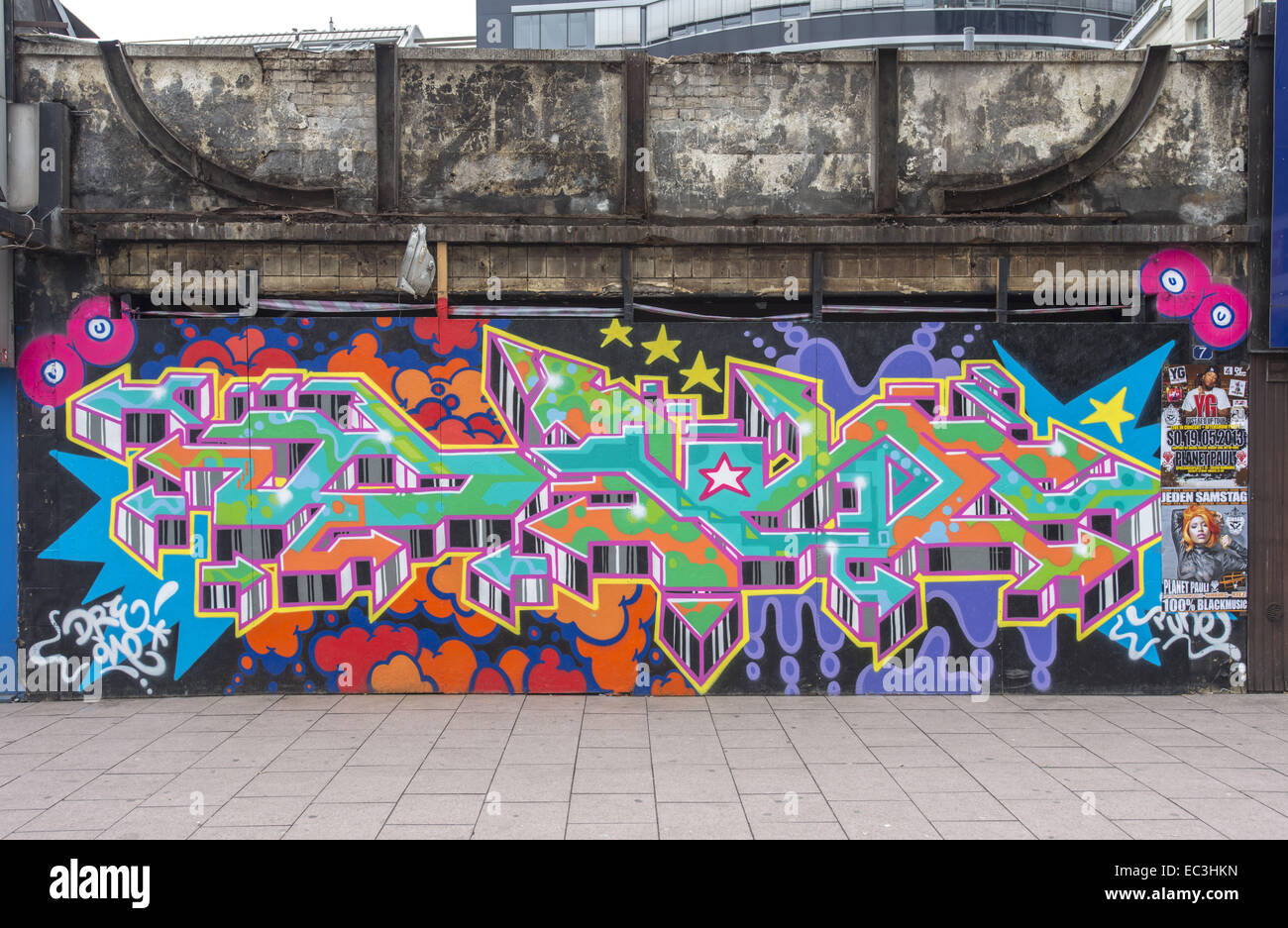 Graffiti social message hi-res stock photography and images - Alamy