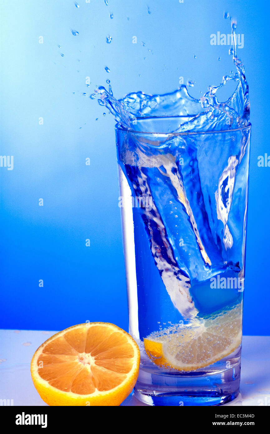 Fluid sloshing hi-res stock photography and images - Alamy
